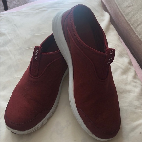 Vionic | Shoes | Athletic Slides | Poshmark